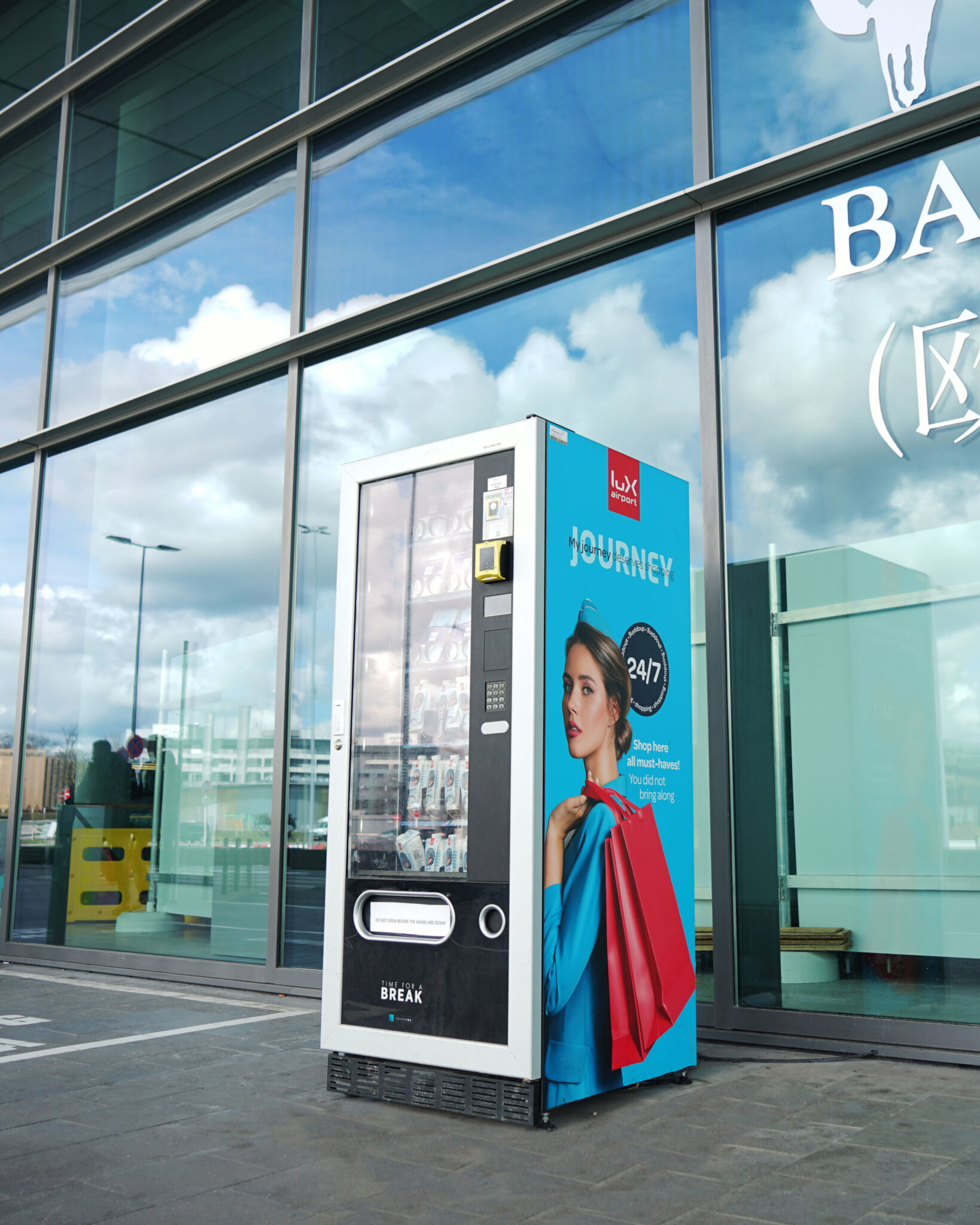 lux-Airport presents #waterscrabble - lux-Airport