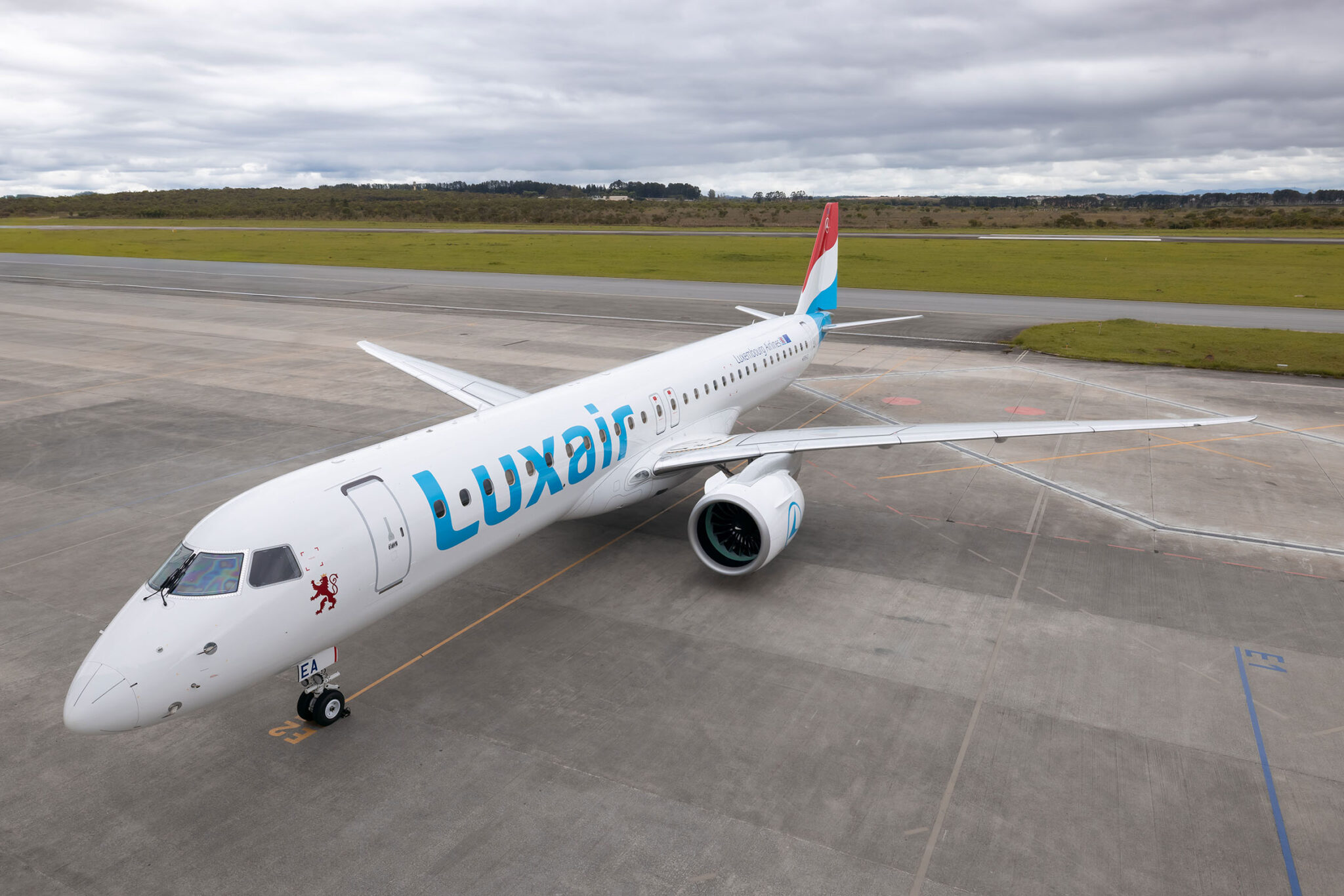 Luxair accueille son premier Embraer E195-E2 au Luxembourg, lançant l ...